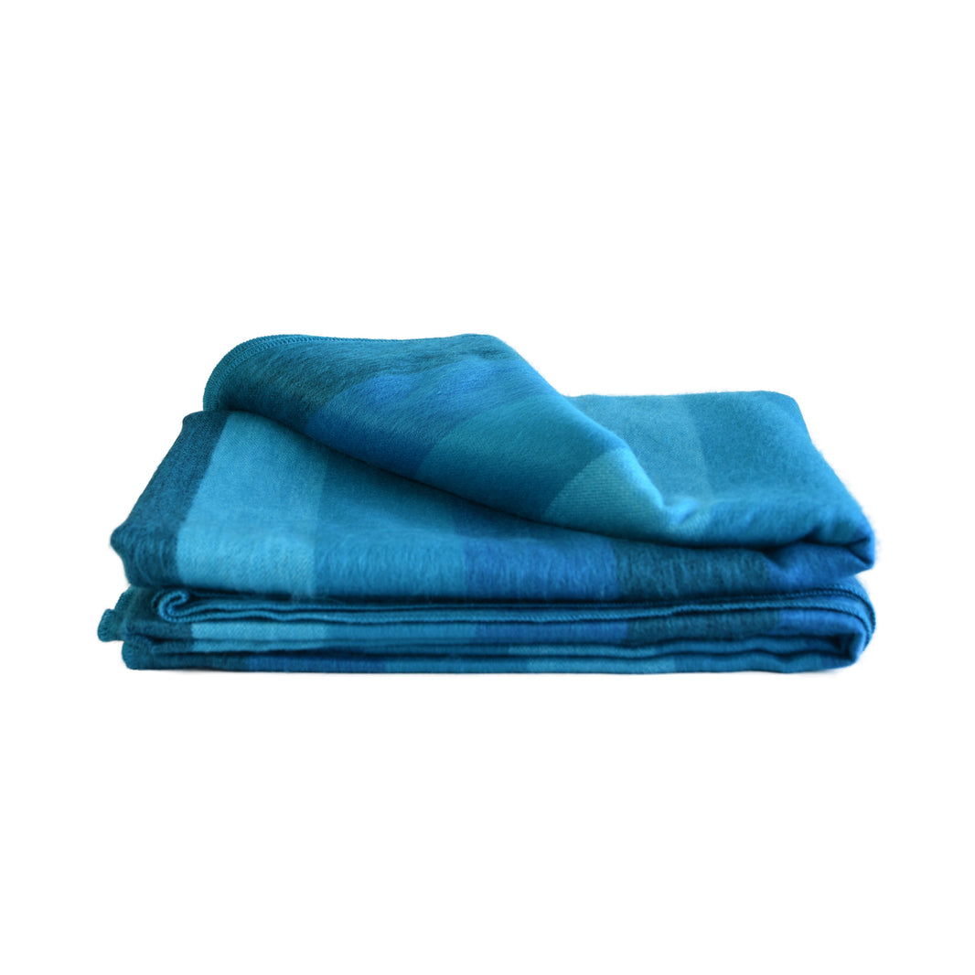 Laipaca - handwoven alpaca wool ponchos and blankets from Ecuador ...